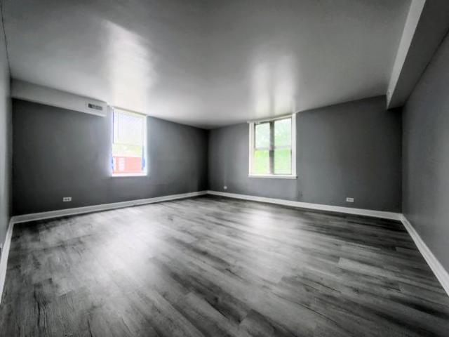 3 Br, 1 bath, Condo 1846 S Karlov Ave