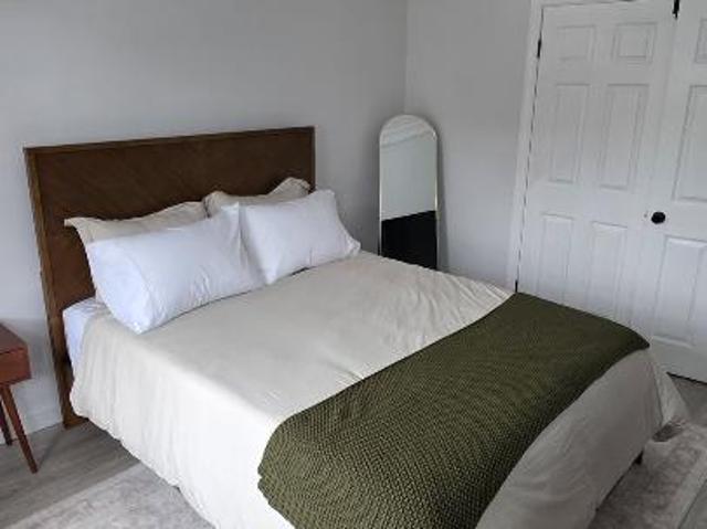 3 Br, 1 bath, Condo 184 Arlington Ave