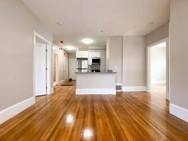 3 Br, 1 bath, Condo 1862 Arch Street