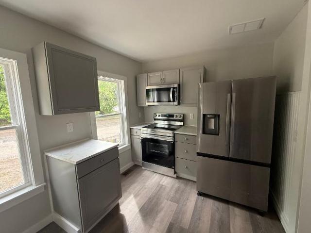 3 Br, 1 bath, Condo 186 West Bow St