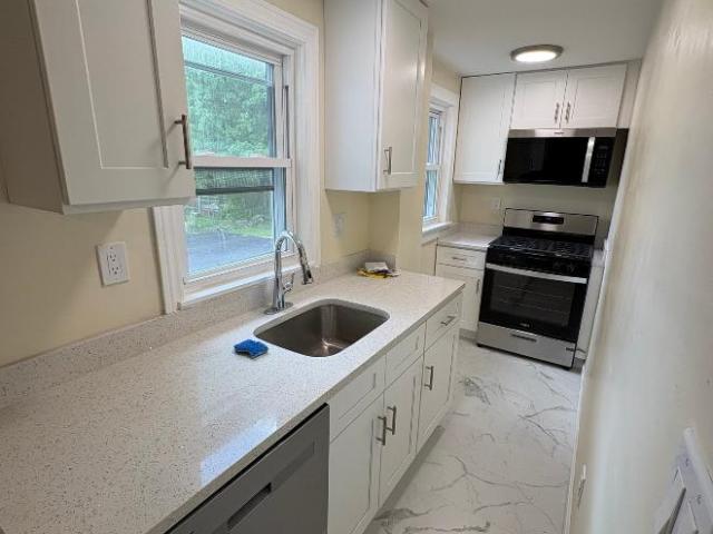 3 Br, 1 bath, Condo 18 Aldrich Rd