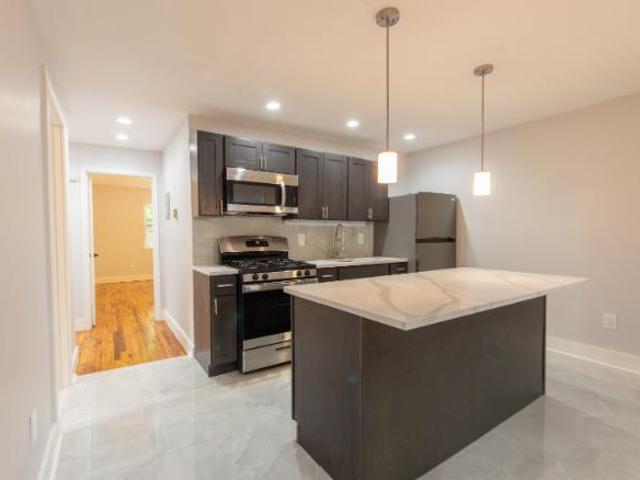 3 Br, 1 bath, Condo 1903 County Lane