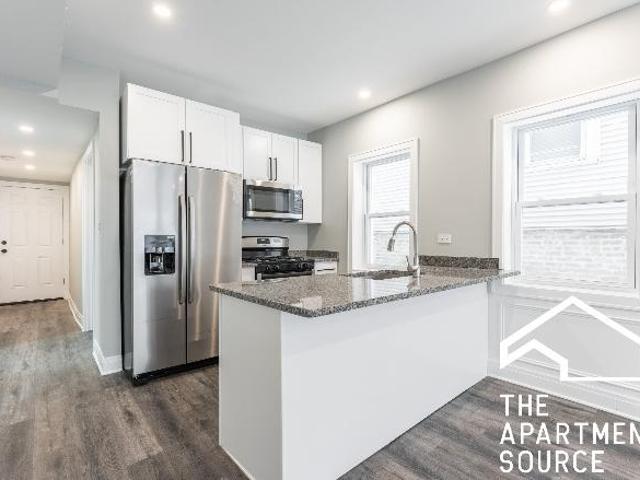 3 Br, 1 bath, Condo 1923 North Pulaski Rd