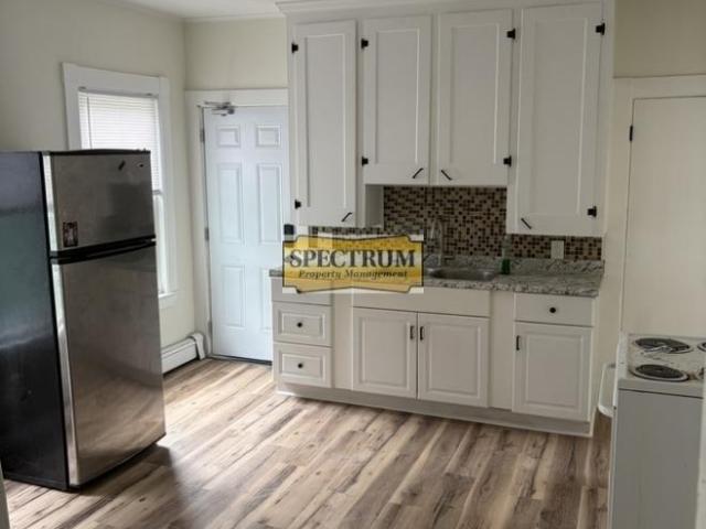 3 Br, 1 bath, Condo 195 Holland St