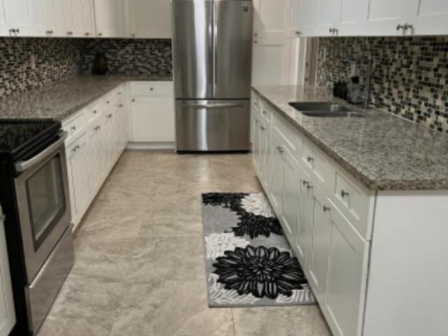 3 Br, 1 bath, Condo 199 Street NW 42nd Ave
