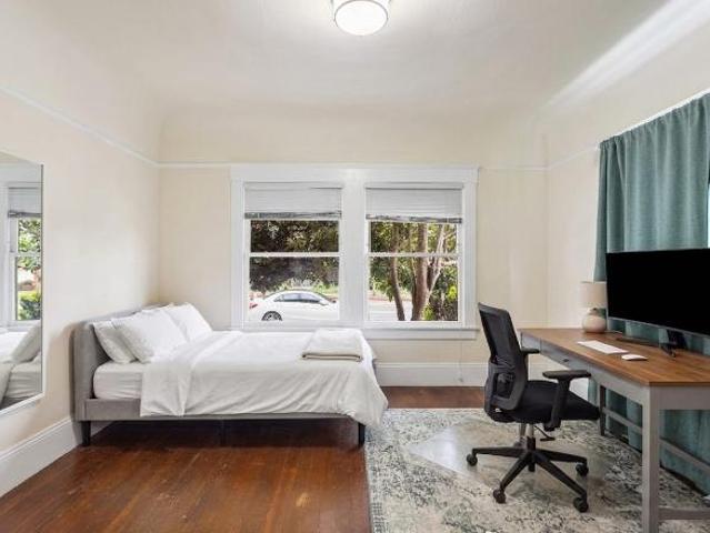 3 Br, 1 bath, Condo 2011 Hearst Avenue