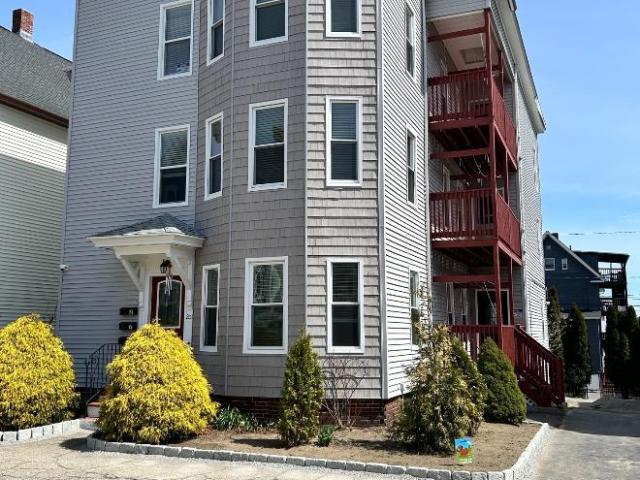 3 Br, 1 bath, Condo 201 Cartier Street
