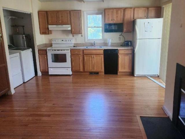 3 Br, 1 bath, Condo 2020 Horace Ward Road