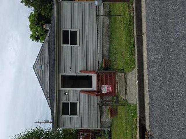 3 Br, 1 bath, Condo 203 Midland Ave