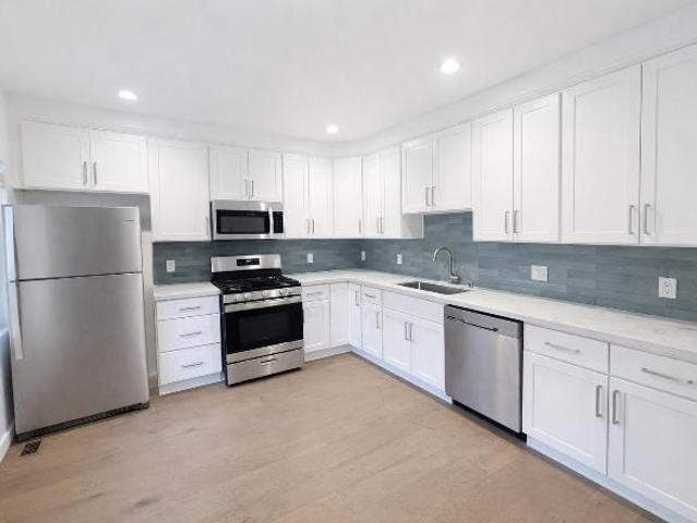 3 Br, 1 bath, Condo 2045 Emerson Street