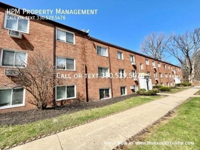 3 Br, 1 bath, Condo 20580 Lorain Rd