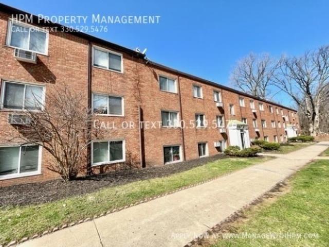 3 Br, 1 bath, Condo 20586 Lorain Rd