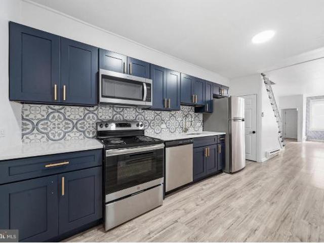 3 Br, 1 bath, Condo 2062 E Stella St