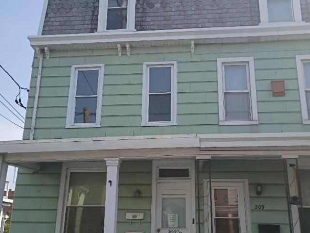 3 Br, 1 bath, Condo 209 Reno Ave
