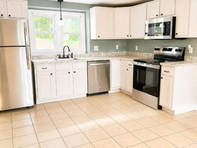 3 Br, 1 bath, Condo 20 Woodland Drive