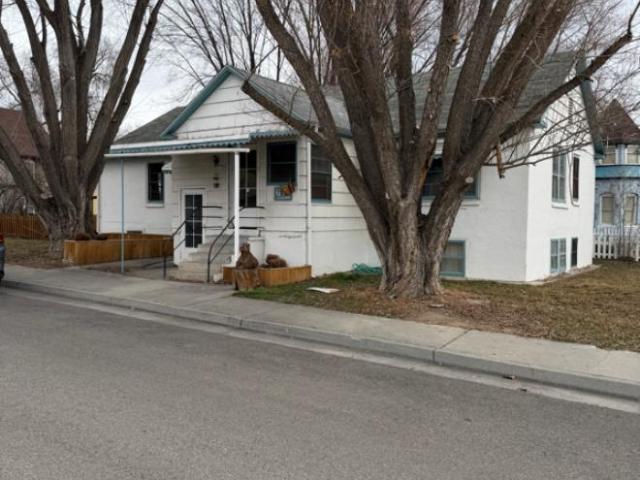 3 Br, 1 bath, Condo 210 N 2nd St