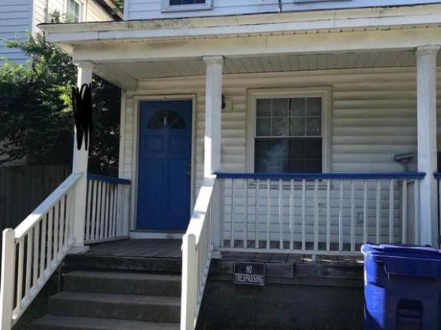 3 Br, 1 bath, Condo 2124 Queen St