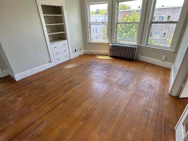 3 Br, 1 bath, Condo 213 Pine St