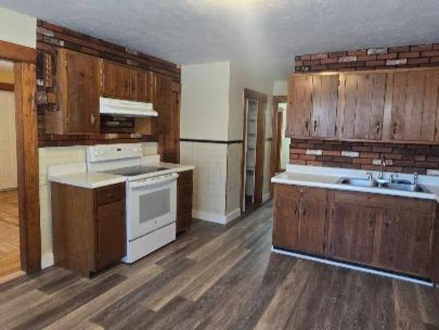 3 Br, 1 bath, Condo 2208 Providence Rd