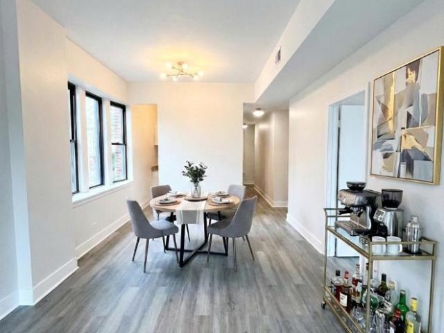 3 Br, 1 bath, Condo 2258 S Sacramento Ave