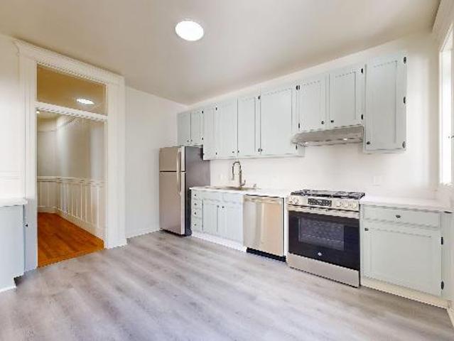 3 Br, 1 bath, Condo 2260 Market St