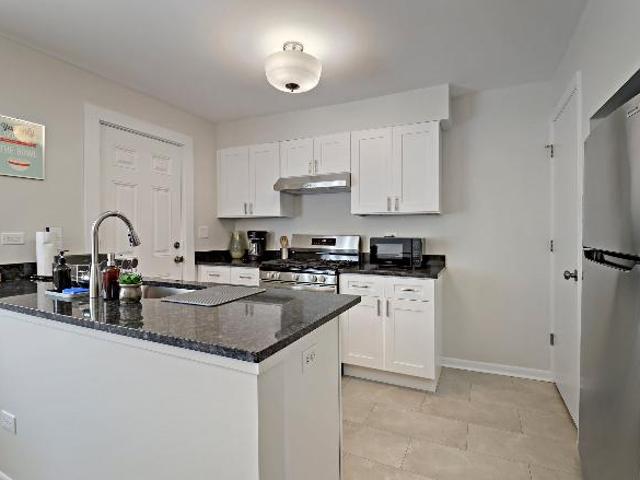 3 Br, 1 bath, Condo 2317 Western Ave