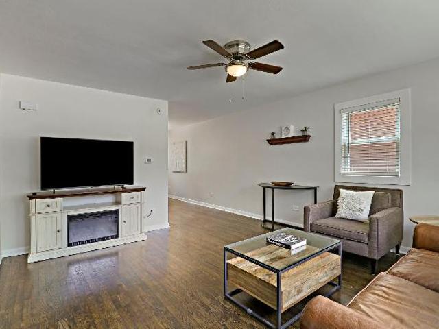 3 Br, 1 bath, Condo 2313 Western Ave