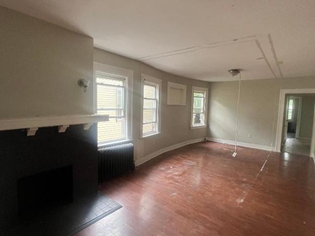 3 Br, 1 bath, Condo 231 Alexander St