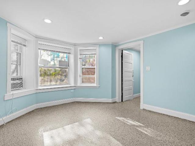3 Br, 1 bath, Condo 2321 S Albany