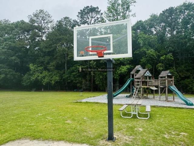3 Br, 1 bath, Condo 2400 Cuney Ct