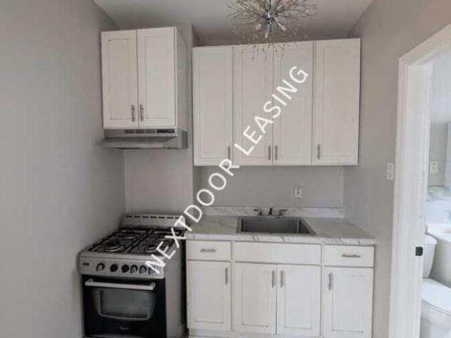3 Br, 1 bath, Condo 241 Duncan Ave
