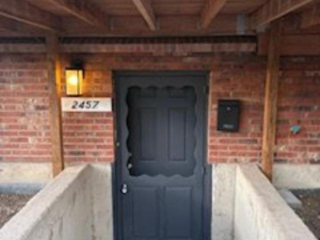 3 Br, 1 bath, Condo 2457 S Lincoln St