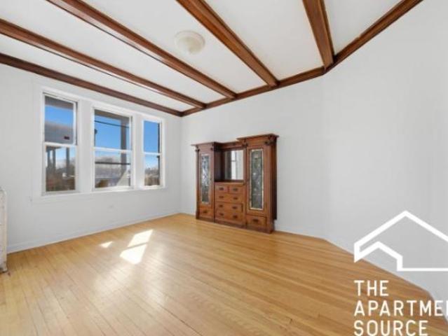 3 Br, 1 bath, Condo 2453 N Spaulding Ave