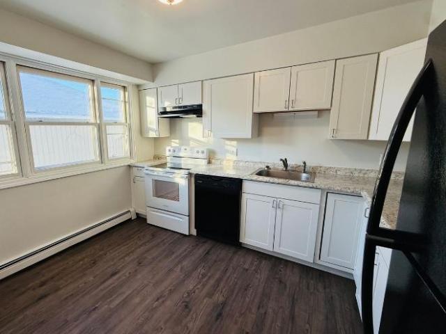 3 Br, 1 bath, Condo 245 Parliament Circle