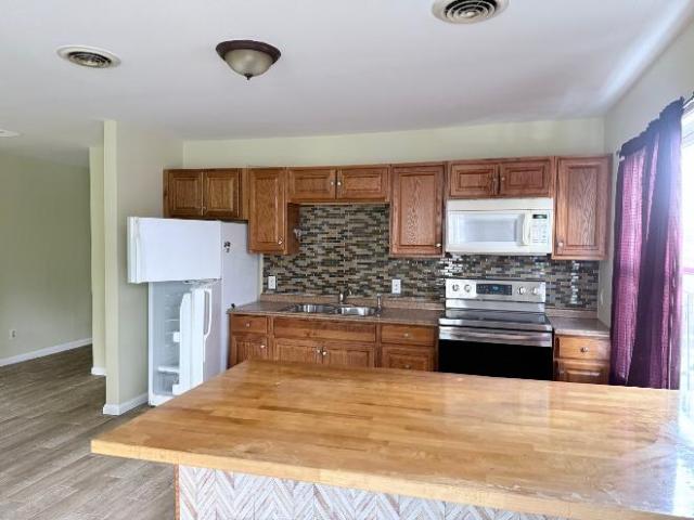 3 Br, 1 bath, Condo 246 N Courtland St
