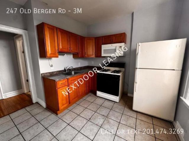 3 Br, 1 bath, Condo 247 Old Bergen Rd