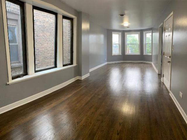 3 Br, 1 bath, Condo 2513 W Pershing Road