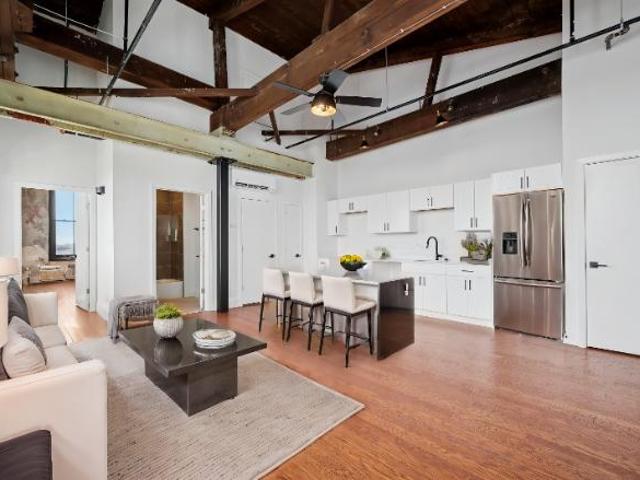 3 Br, 1 bath, Condo 2547 N Hancock St