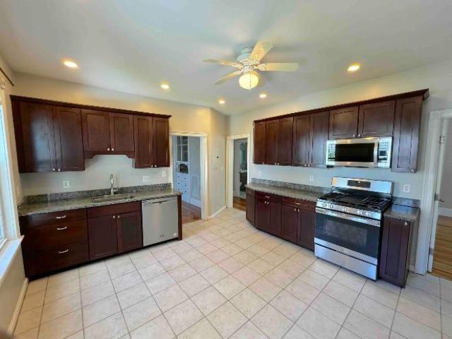 3 Br, 1 bath, Condo 258 Broadway