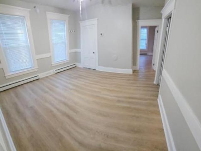 3 Br, 1 bath, Condo 258 Notre Dame Ave