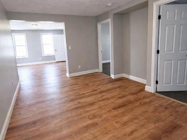 3 Br, 1 bath, Condo 25 Lester St