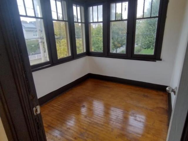 3 Br, 1 bath, Condo 265 Percy St