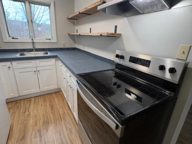 3 Br, 1 bath, Condo 26 Hadley Rd