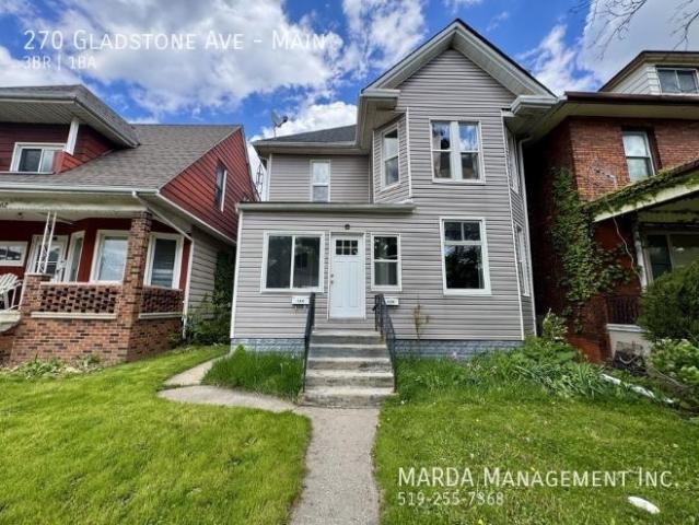 3 Br, 1 bath, Condo 270 Gladstone Ave