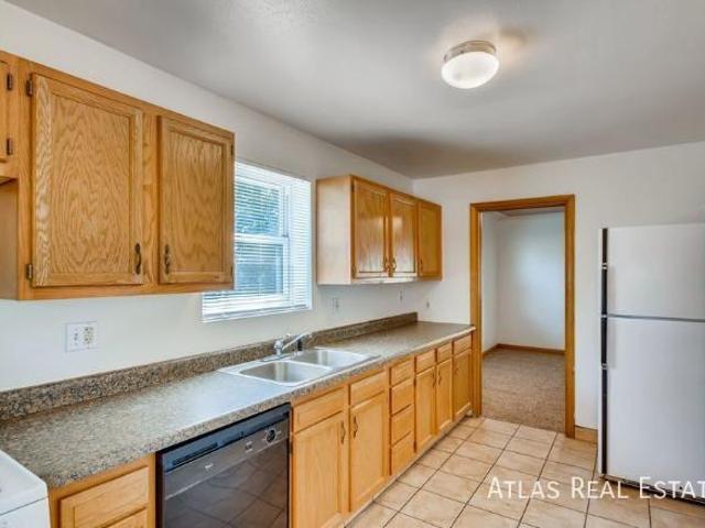 3 Br, 1 bath, Condo 2714 N Grove Street