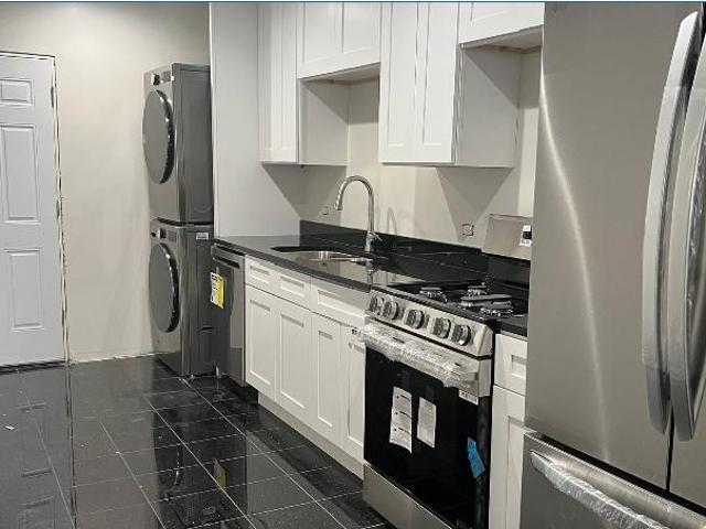 3 Br, 1 bath, Condo 2821 N Campbell