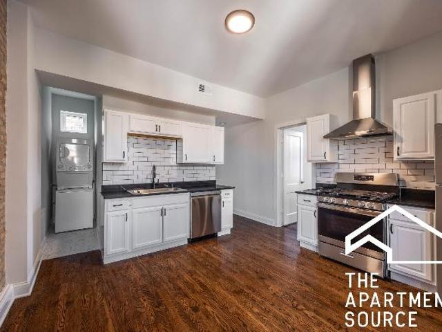 3 Br, 1 bath, Condo 2842 West Augusta Boulevard