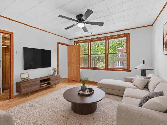 3 Br, 1 bath, Condo 2856 S Throop Street