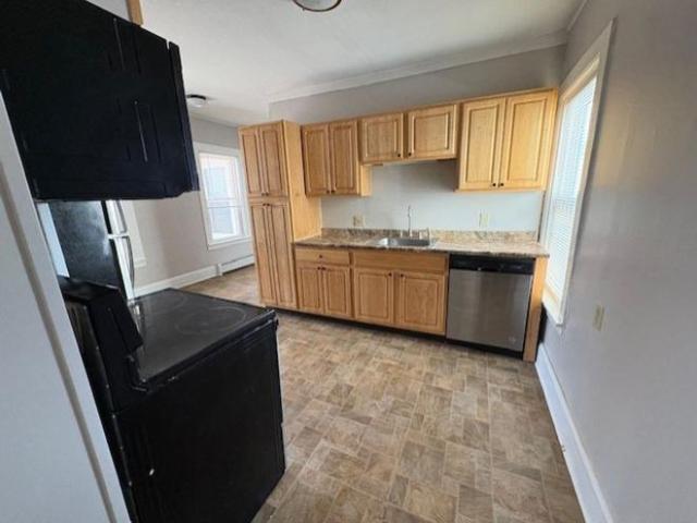 3 Br, 1 bath, Condo 28 Harrison Street