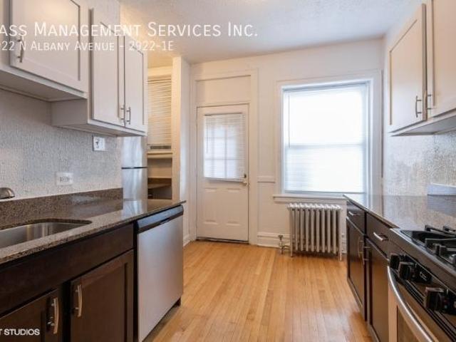 3 Br, 1 bath, Condo 2922 N Albany Avenue